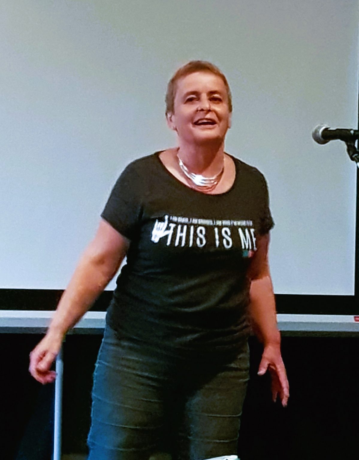 About Me : Christine Sanders